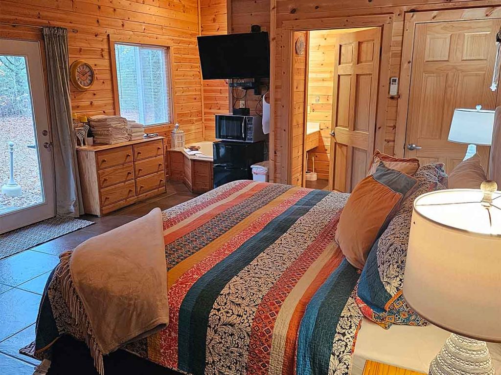 Honey Bear Haven - Cabin-Style Lodging in Eureka Springs
